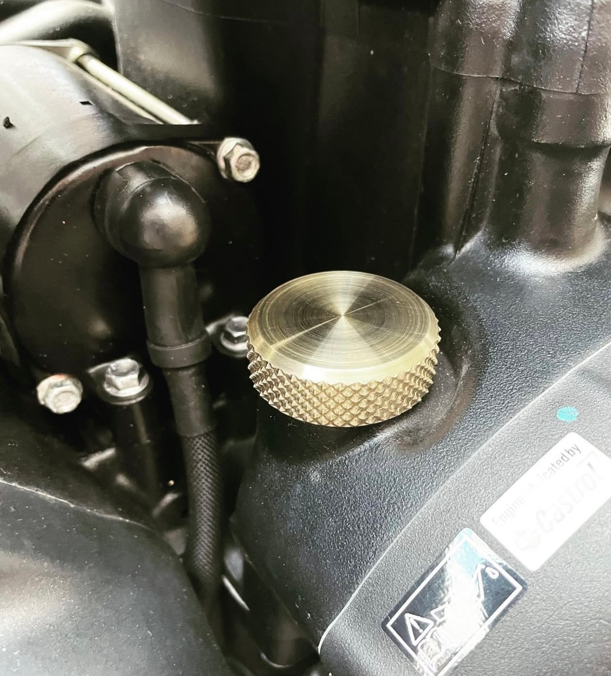 Brass Diamond Knurl Oil Fill Cap - Triumph Modern Classics – A&J Cycles